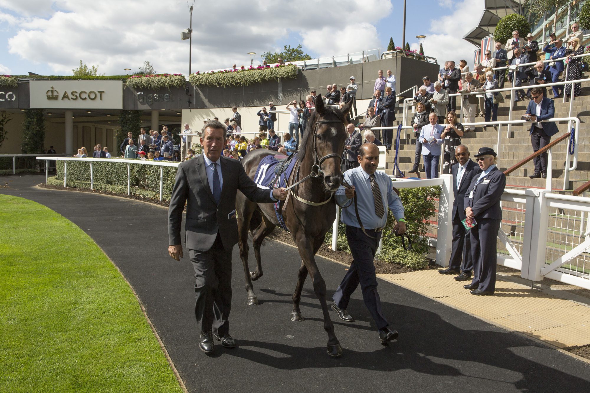 Sardatur Holidays at Ascot Racing Weekend - It's All About Italy